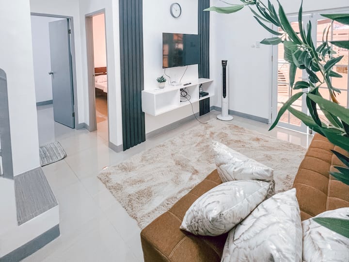 Casa Ayana - 4br Villa (W/ Parking And Pool) - Angeles