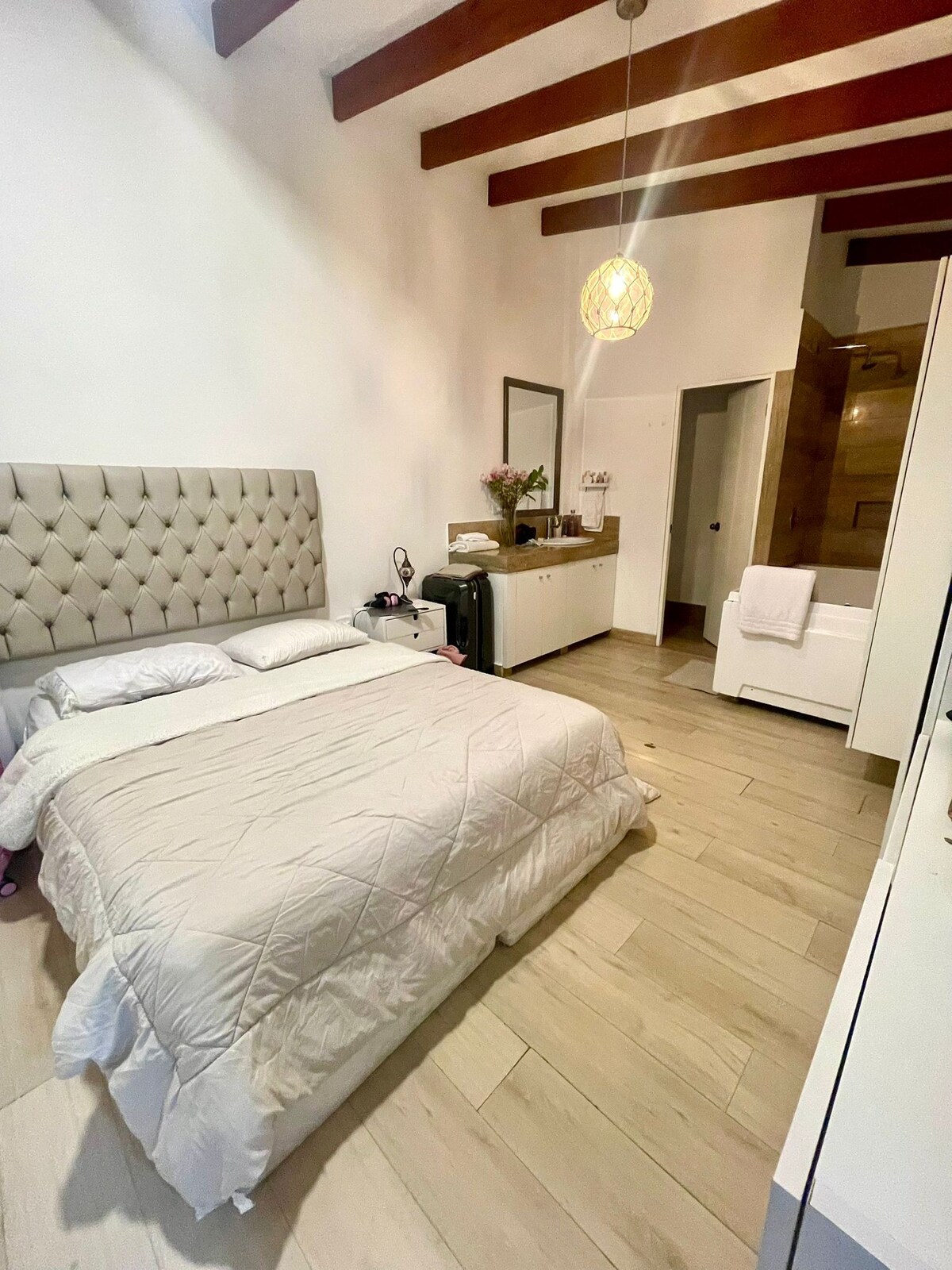 Penthouse 02 king beds with 02 bathrooms 01 jacuzzi - Flats for Rent in ...