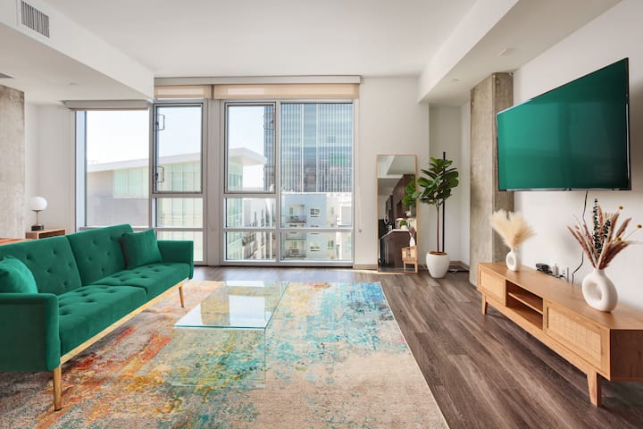 Free Safe Parking, Gym, King Bed, Pool, Jacuzzi - Nichols Canyon - Los Angeles