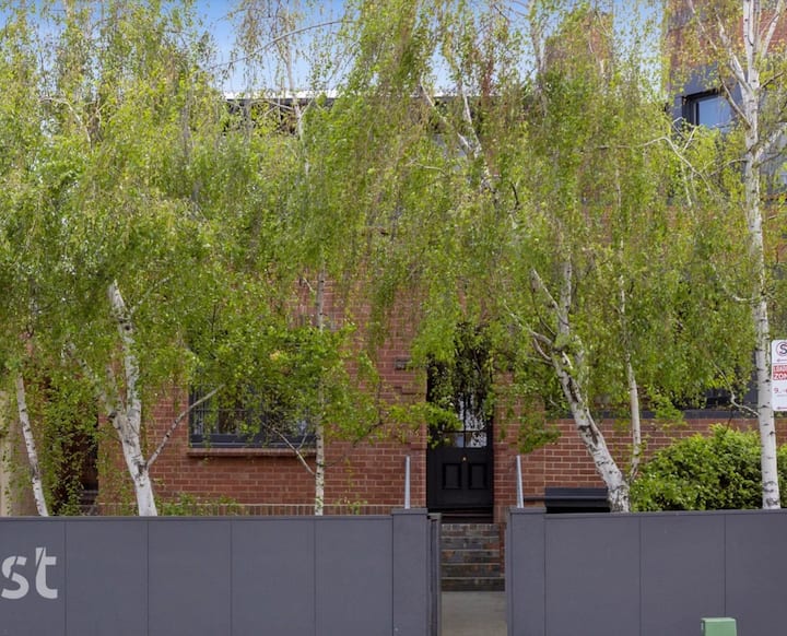 Gorgeous Apt In Central Location. - Hobart