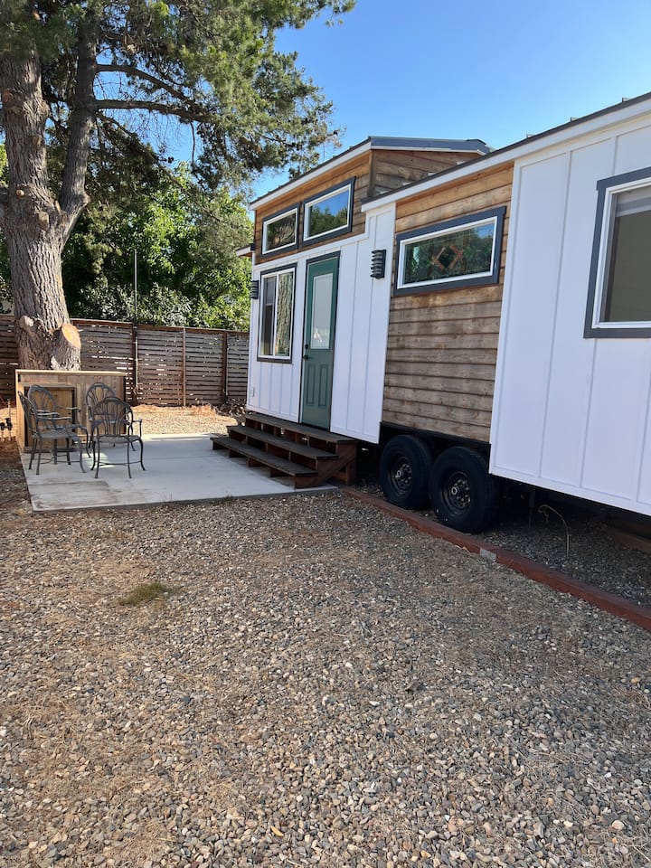 Downtown Tiny Home - Los Álamos, CA