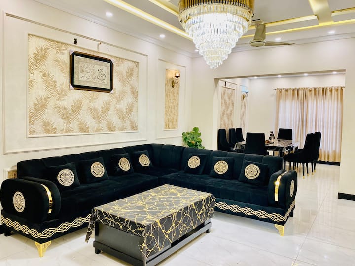 Grand-5 Bedroom-entire Home-peaceful Villa - Lahore