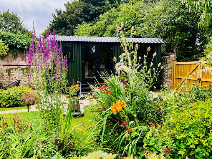 Secret Wildgarden Shepherds Hut - Honiton