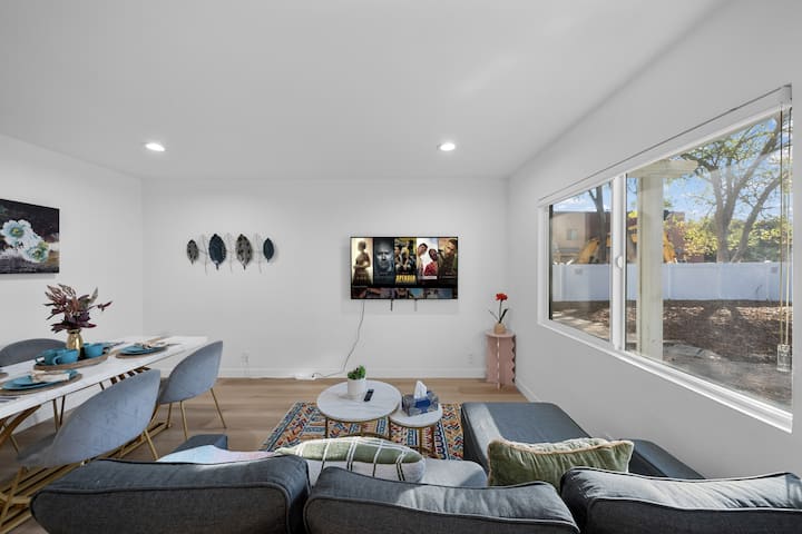 Jie's New! Urban Still – 2b Apartment Pasadena - Pasadena, CA