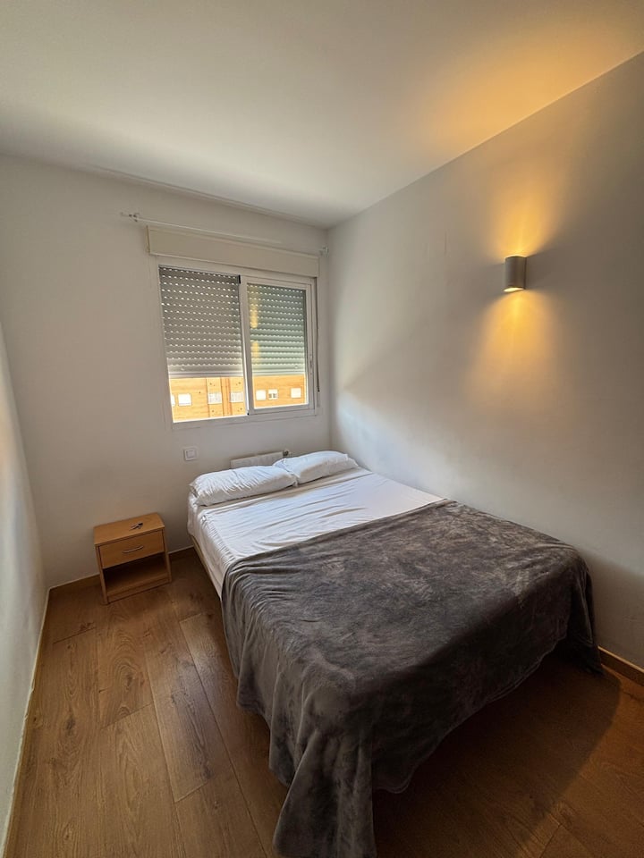 Habitación Cómoda Y Amplia - Madrid