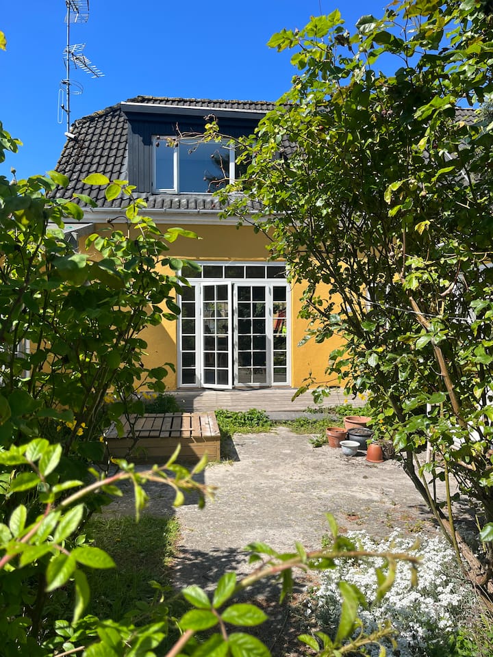 Centralt Historisk Byhus I Valby - Copenhagen