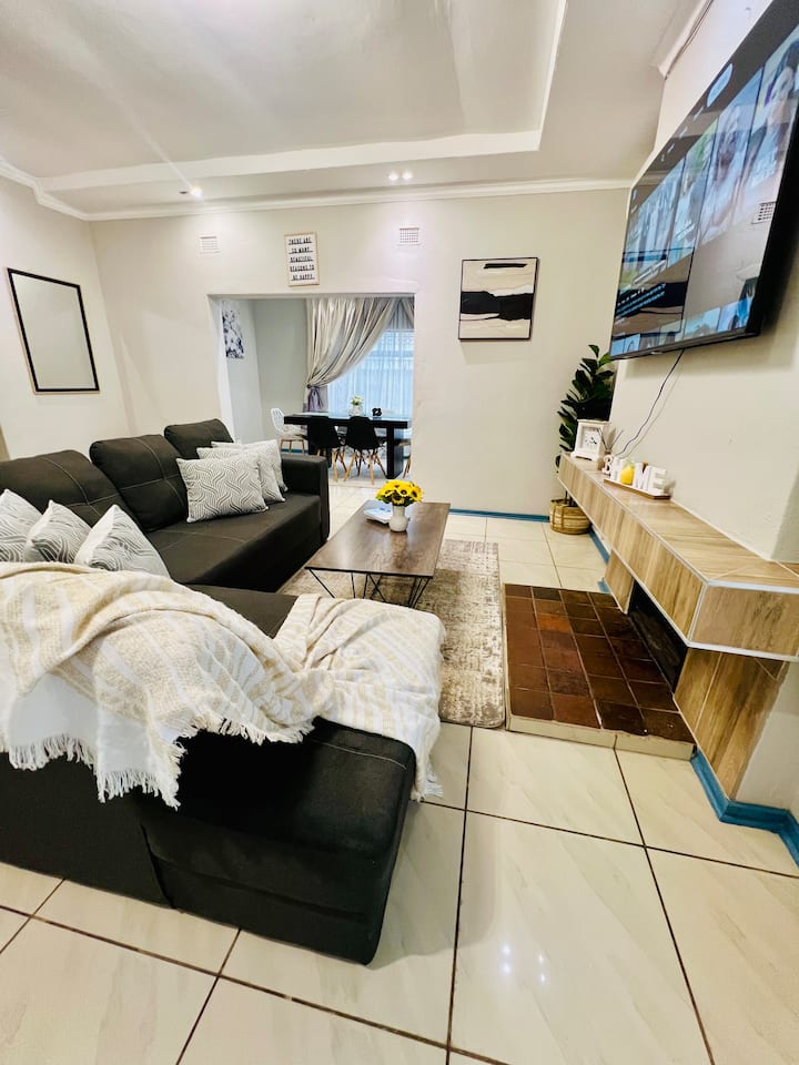 The Treat - Large Family Home Close To Amenities. - Swaziland/ Eswatini