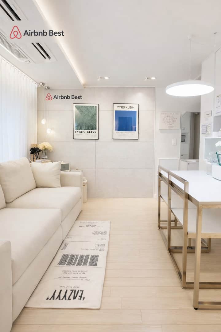 [상위1% 게스트 추천 숙소] 합정역#홍대#한강#5성급호텔 구스침구#Ev# 주차가능#짐보관 - Seoul