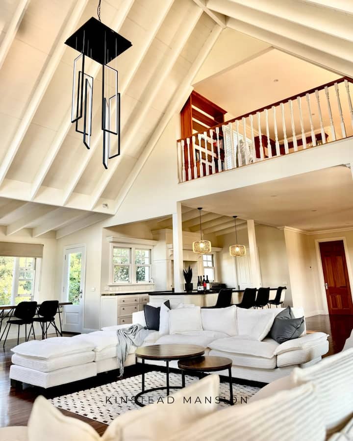 Modern Country Escape @ Kinstead Mansion - Warragul