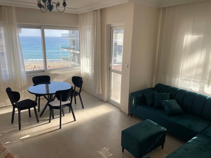 Denize çOk Yakın Geniş Daire - Alanya