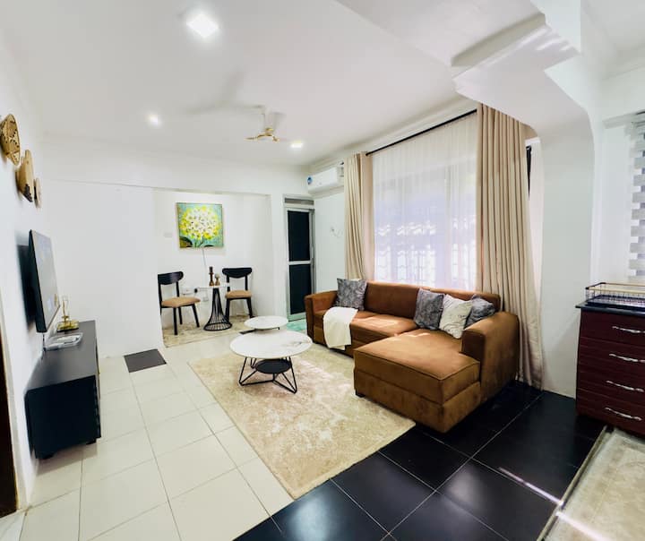Urock Home 1 - Breakfast, Fast Wi-fi, Central - Dar es Salam
