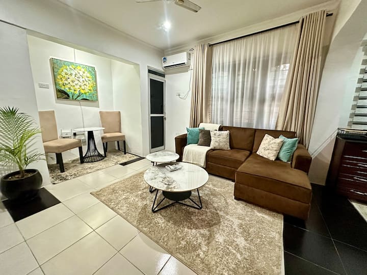 Urock Homes-breakfast, Fast Wi-fi & 2mins Masaki - Dar es Salaam