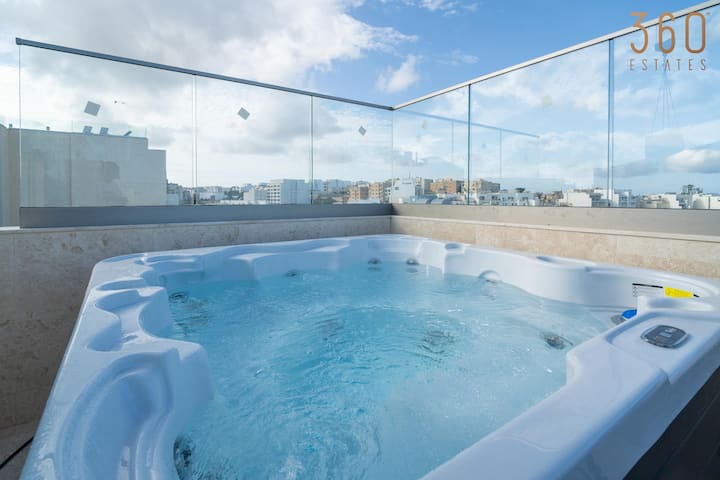 Modern 2br Home , With Comfy Bed & Communal Tub - Malte