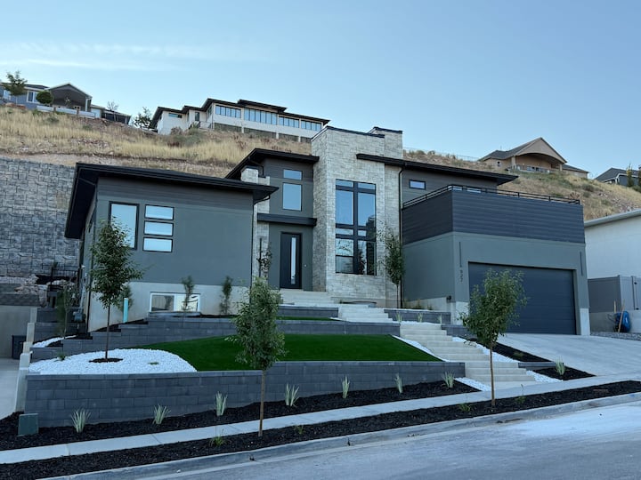 Sunset View, Rooftop Deck, Hot Tub, Putting Green - Salt Lake City, UT