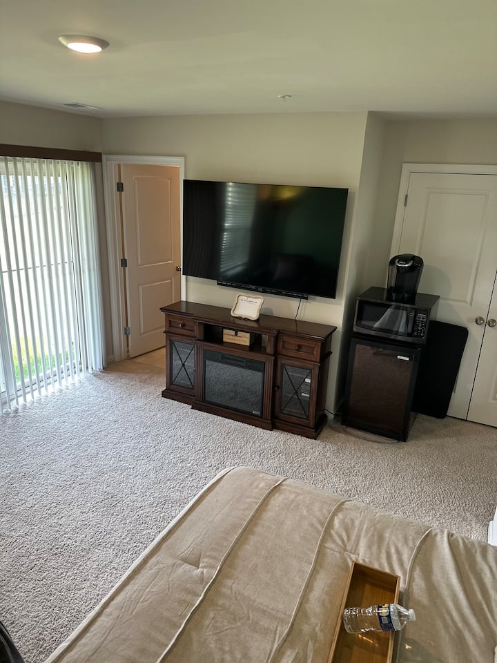 Cozy, Convenient, Pool - UMD, Middle River