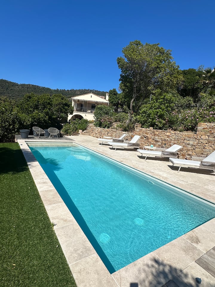 Très Belle Villa Avec Piscine Au Calme - Rayol-Canadel-sur-Mer