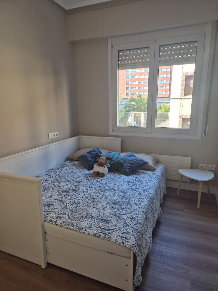 Habitación Europa League. Baño Privado. San Mamés - Bilbao
