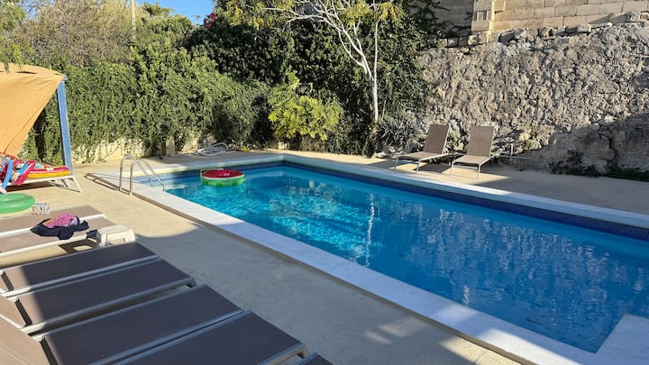 Villa With Pool & Garden - Malta