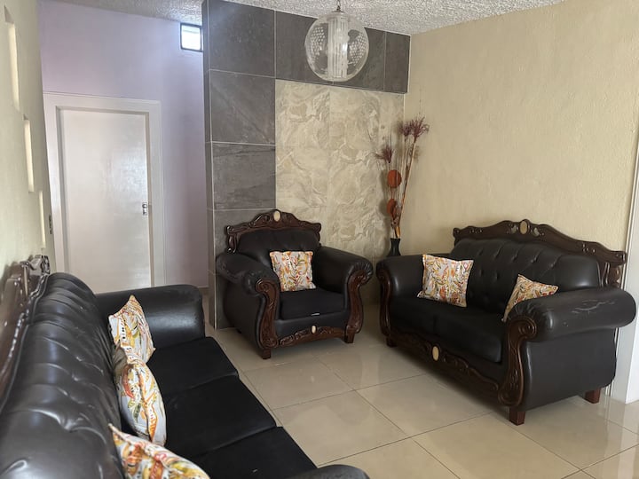 Casa Alijo. Ubicada En El Corazón De Saltillo. - Saltillo