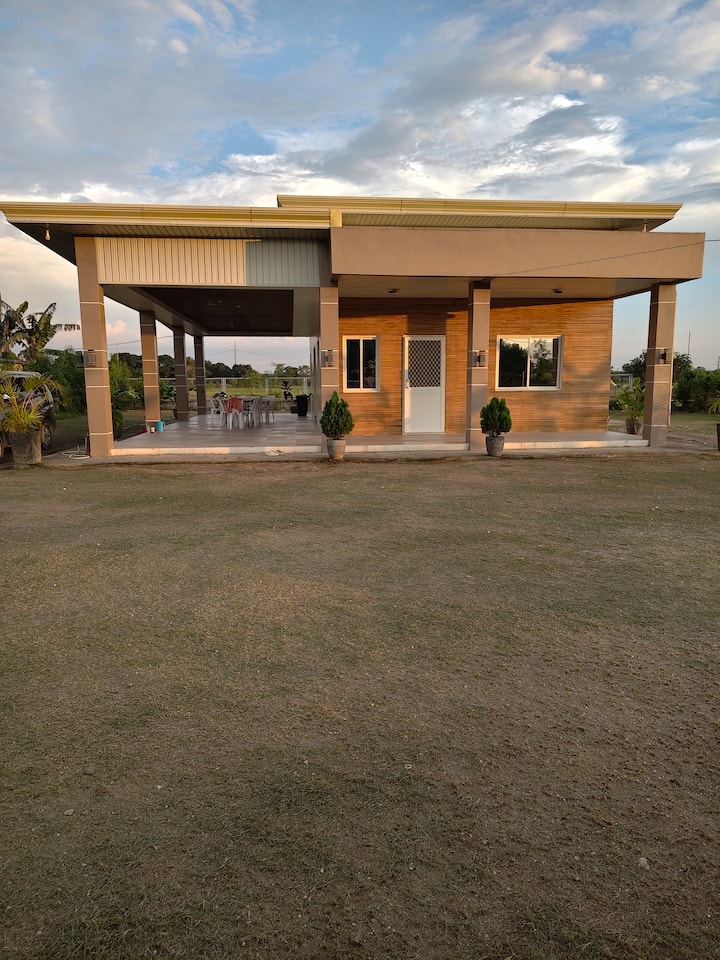 Da Farmville Transient House - Lubao