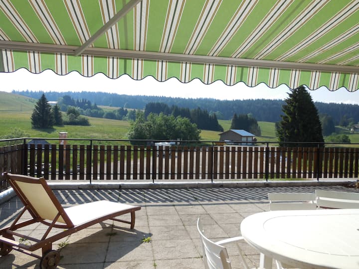 Bel Appartement 110 M² - 4 Pers- Centre Village - Jura