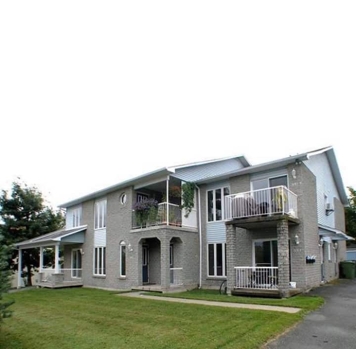 4 1/2 Meublé Au Complet - Sherbrooke