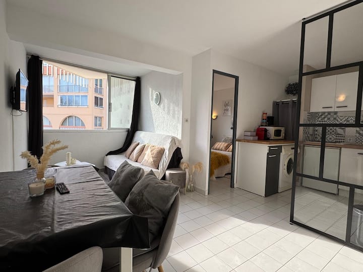Joli Appartement 300m De La Mer - Vias