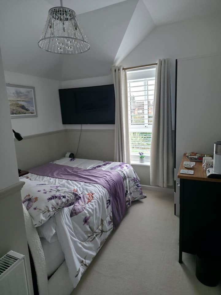 Small Double Room Near Poole Quay & Ferry Port - Wareham