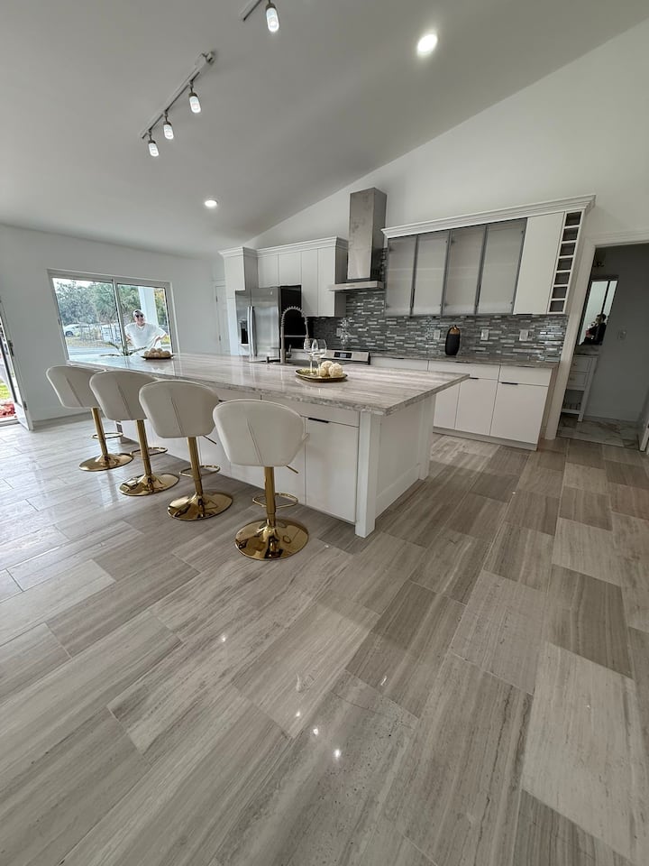 Modern Elegance In Port St.lucie - 聖露西港