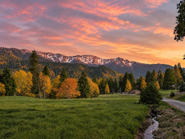 20% Off Oct Sequoia Time Capsule River Hot Tub - Camp Nelson, CA