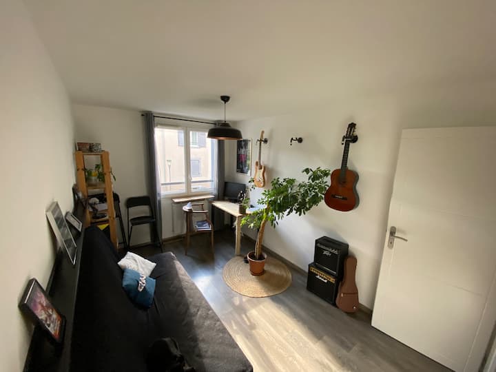 Chambre Dans Appartement Proche Commodités - Passy