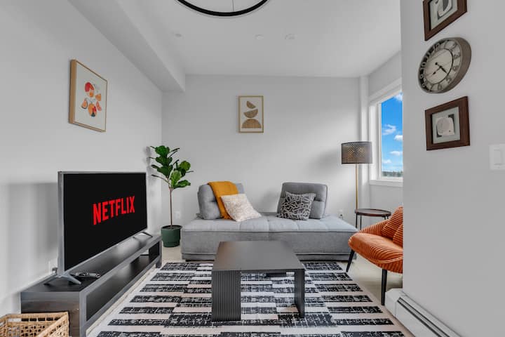 2br Condo Suite+underground Parking Sw Calgary - Calgary