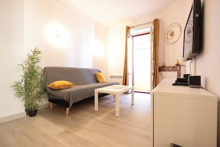 La Cigale : Apt 2 Prs, Clim, Centre Golfe - Vallauris