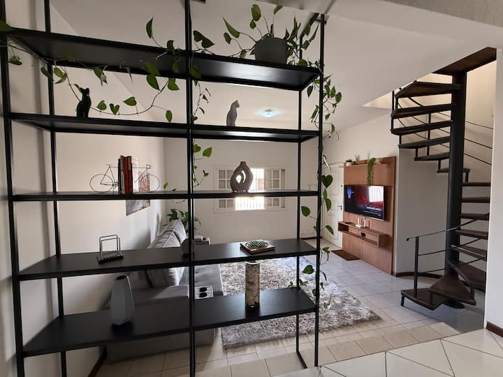 Ampla Casa Central C/ 2 Quartos E Churrasqueira - Ponta Grossa