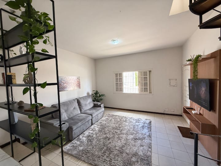 Ampla Casa Central C/ 2 Quartos E Churrasqueira - Ponta Grossa