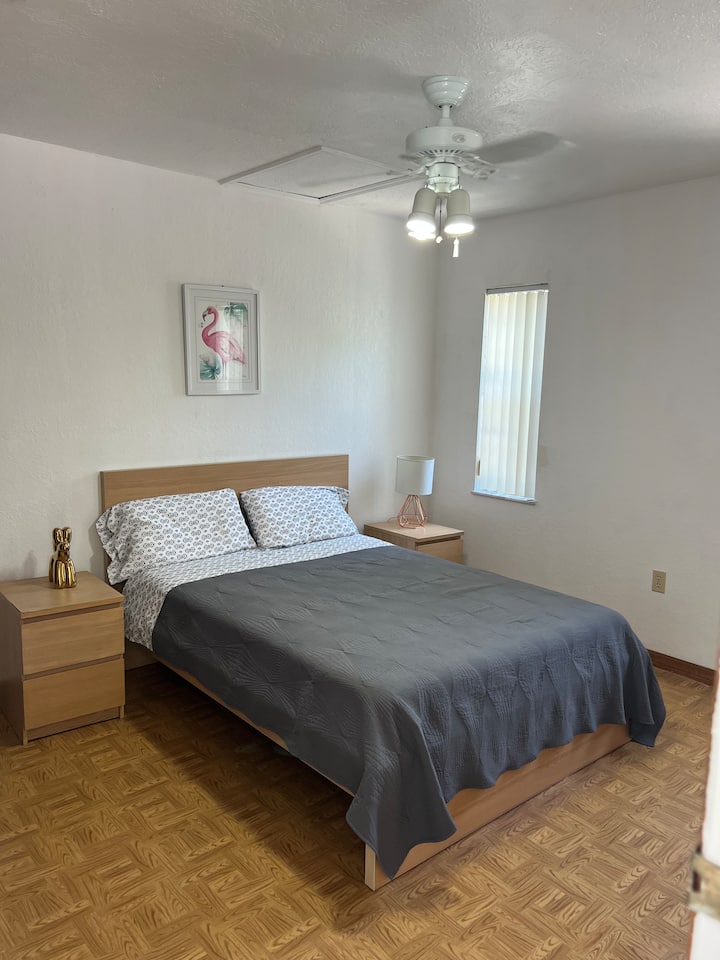 Room/ Porch Access- Weeki Wachee - Spring Hill, FL