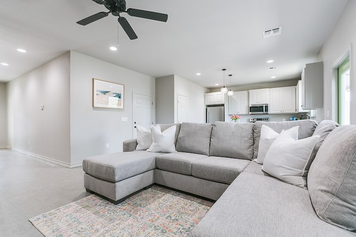 Holiday Haven - 3 Br/2 Ba - New! - San Angelo, TX