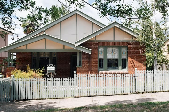 Helen’s House On Seymour - Bathurst