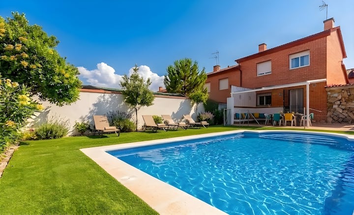 Chalet Privado Con Piscina Y Barbacoa En Madrid - San Martín de Valdeiglesias