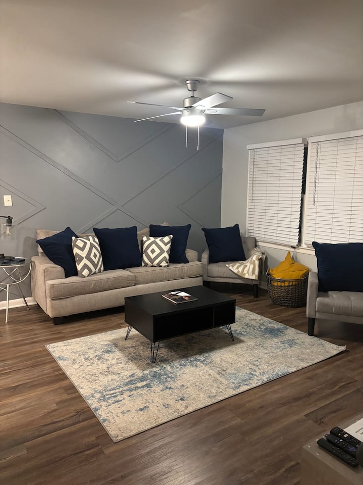 Charming East Atl Retreat Near Downtown & Airport - Atlanta, GA