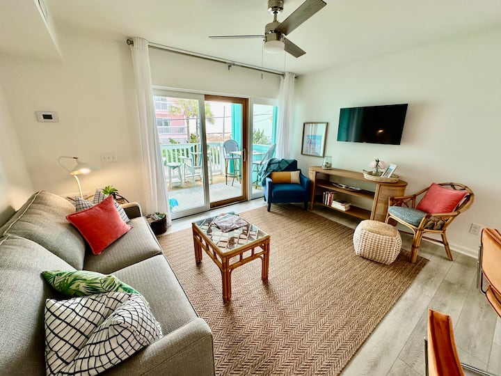 *Newly Renovated* Ocean View Condo With Pool! - Carolina Beach, NC