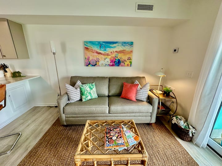 *Newly Renovated* Ocean View Condo With Pool! - Carolina Beach, NC
