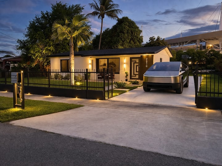 Hard Rock Stadium House - Miramar, FL