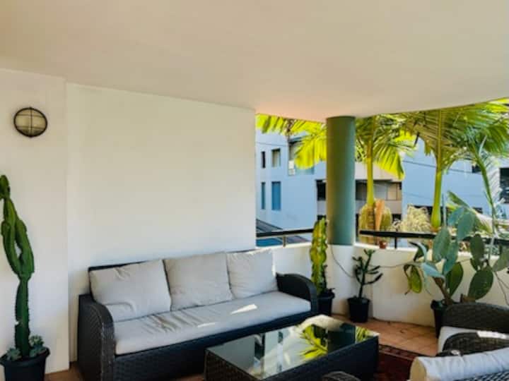 2 Bed Apartment With City Views - Brisbane