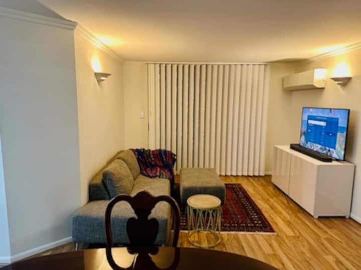 2 Bed Apartment With City Views - Spring Hill