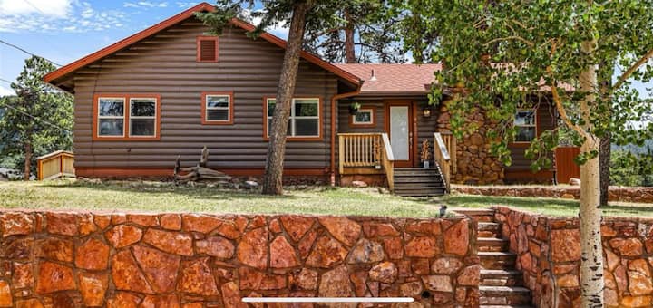 1930s Historic Cabin Walkable To Downtown - Woodland Park, CO