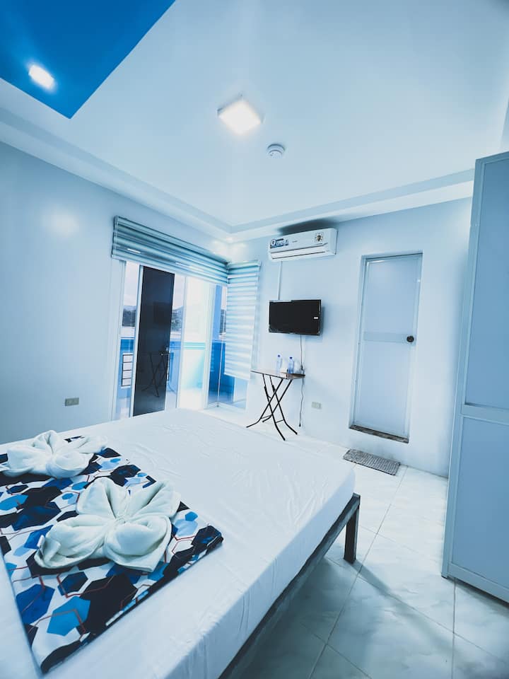 Stunning Views From Your Deluxe Beachfront Room 4 - Bauan
