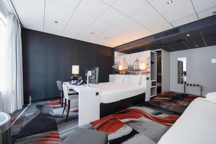 Family Friendly Room With Pool In Leiden - Leiden