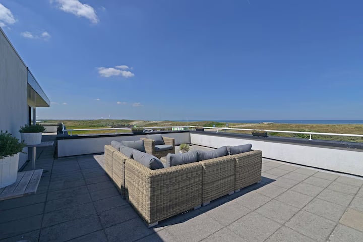 Coastal Escape With Free Parking - Hoek van Holland