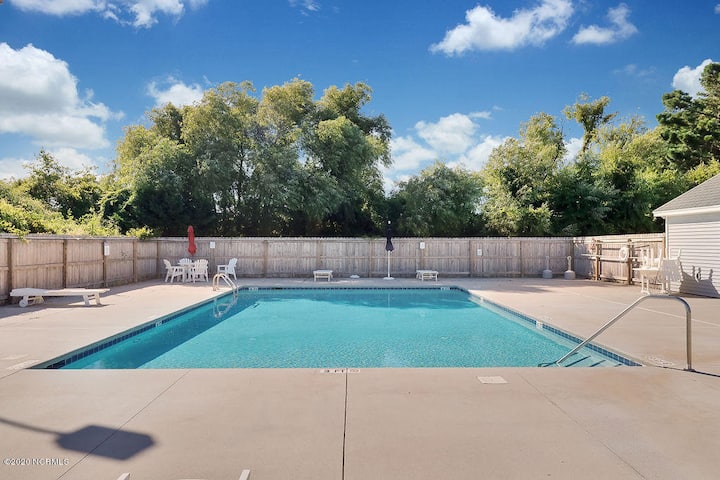 Pool Now Open! Centrally Located. Minutes To Beach - Bald Head Island, NC